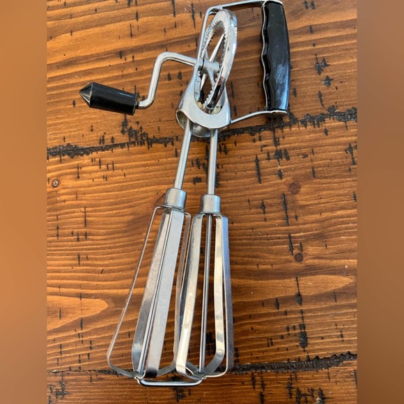 Unique Vintage | Kitchen | Vintage 94s Offset Black Handle Egg Beater ...